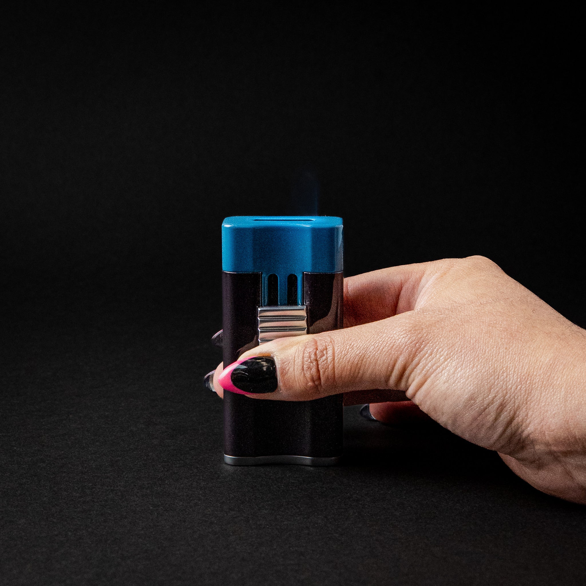 SIGLO CHAMELEON LIGHTER – Thomas Hinds Tobacconist